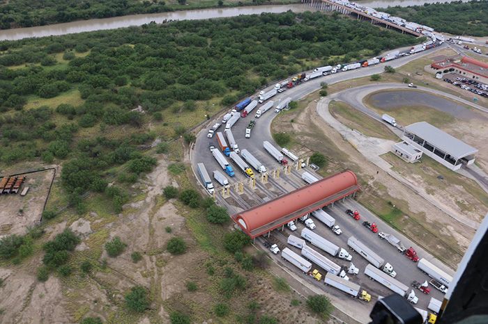 Nuevo Laredo Border Crossing Listening To Laredo: A Border City In A