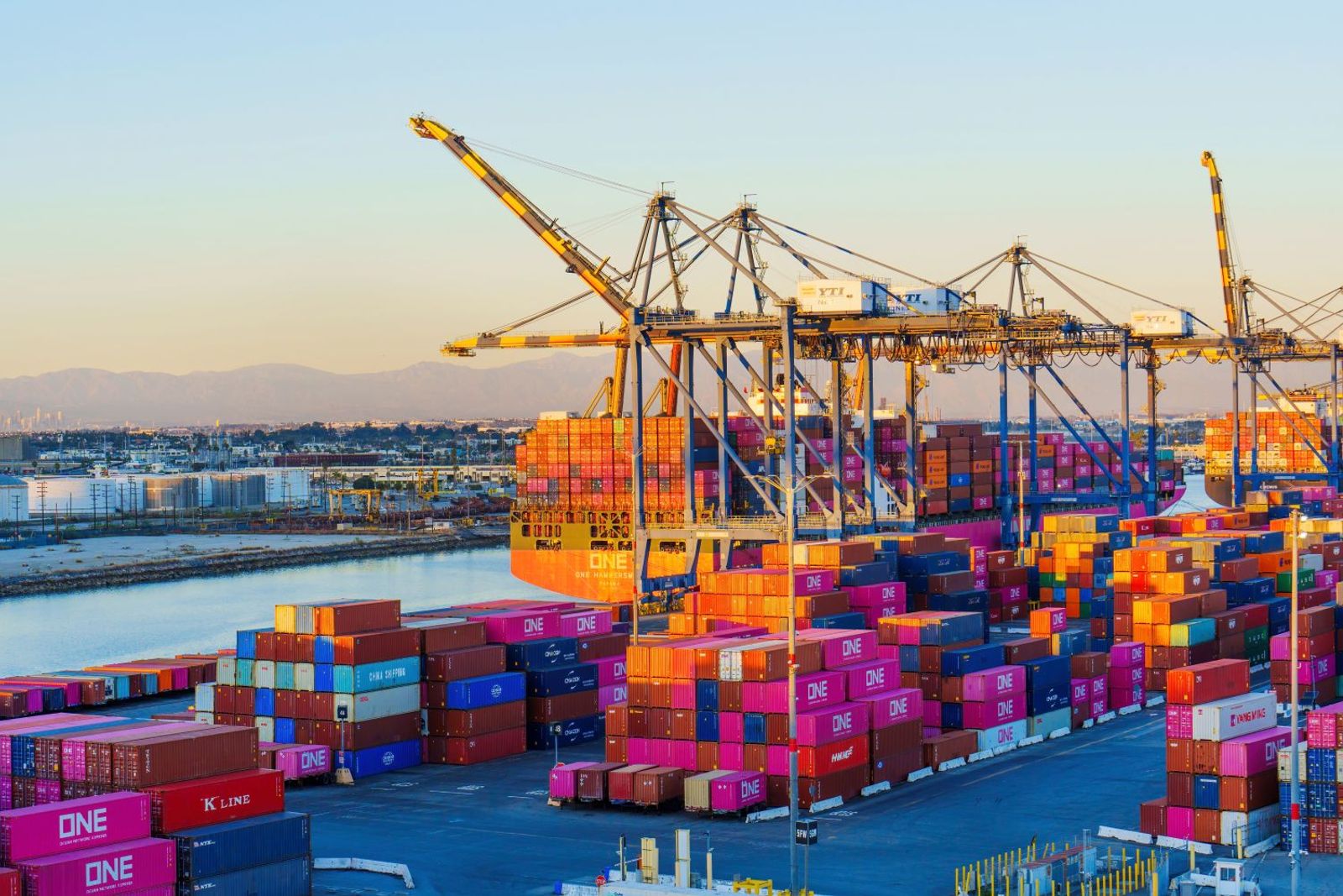 FedEx to spin off industry-leading FedEx Freight LTL division | Journal ...