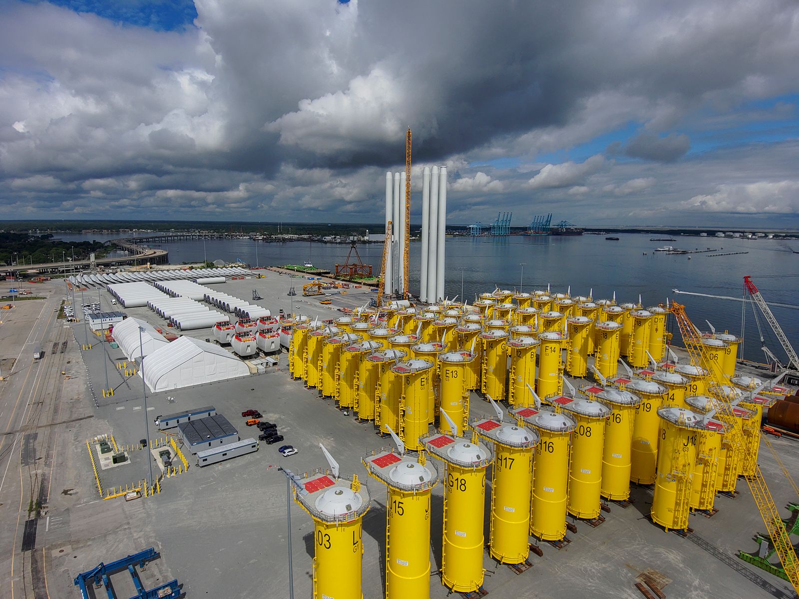 Yang Ming signs $1.4 billion upgraded ship order for 16,000-TEU vessels ...