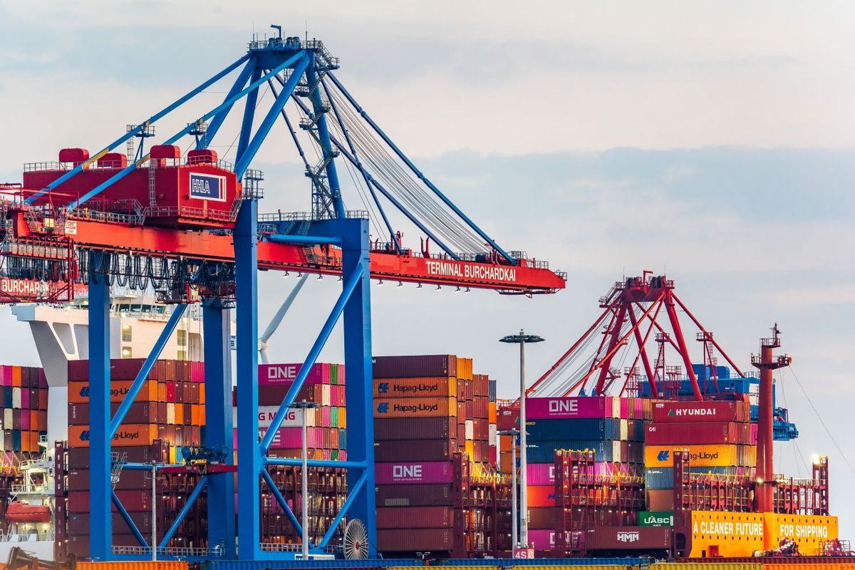 Norfolk Southern will raise container storage fees ahead of expected ...